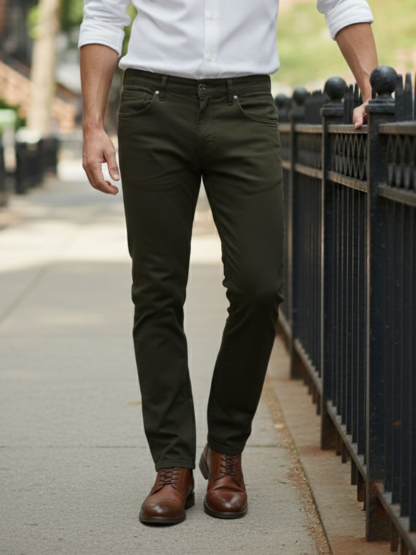 Celio* Men Olive Solid Slim Fit Cotton Jeans