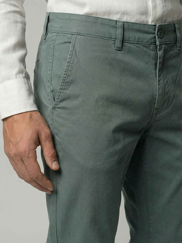 Celio* Men Green Solid Straight Fit Cotton Trousers
